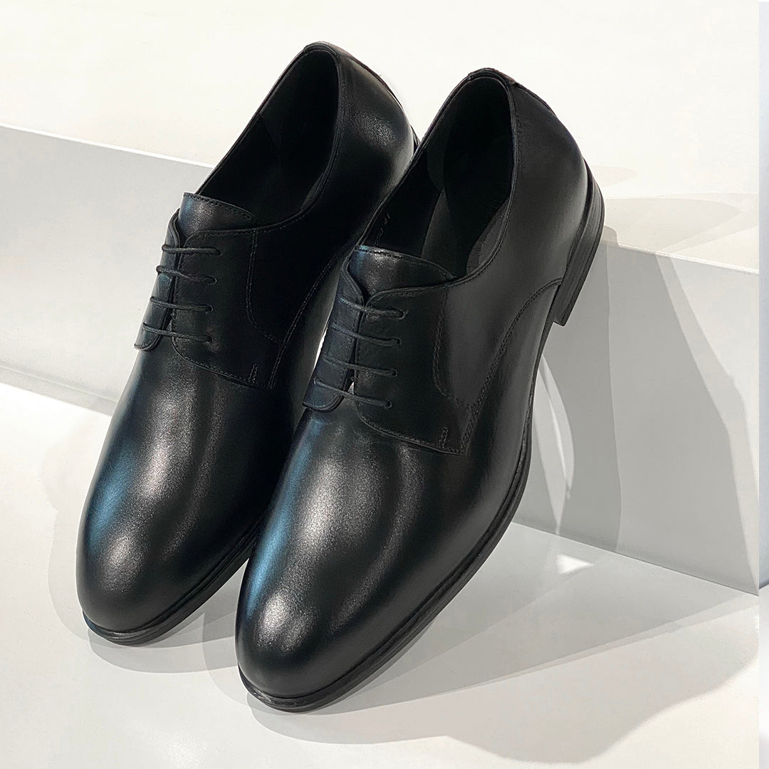 Timeless Elegance: Black Classic Basic Shoes